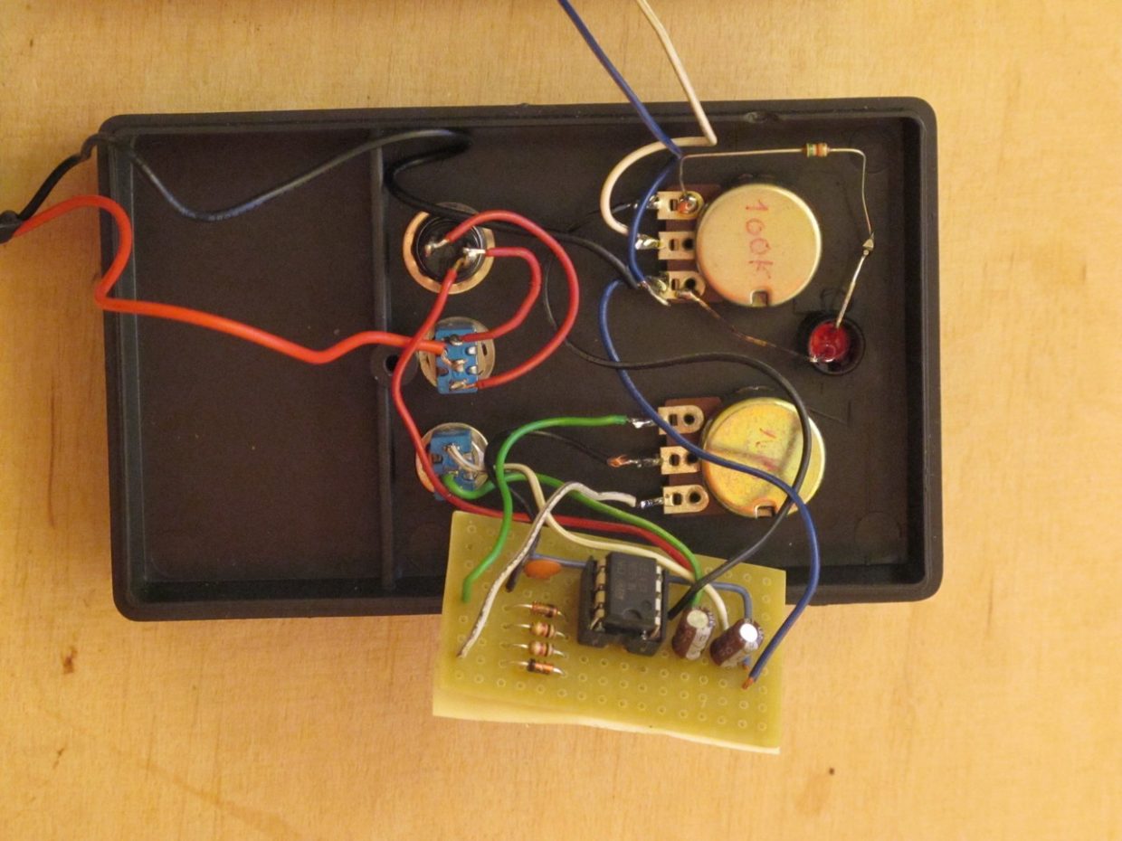 555 trigger generator - SyntherJack